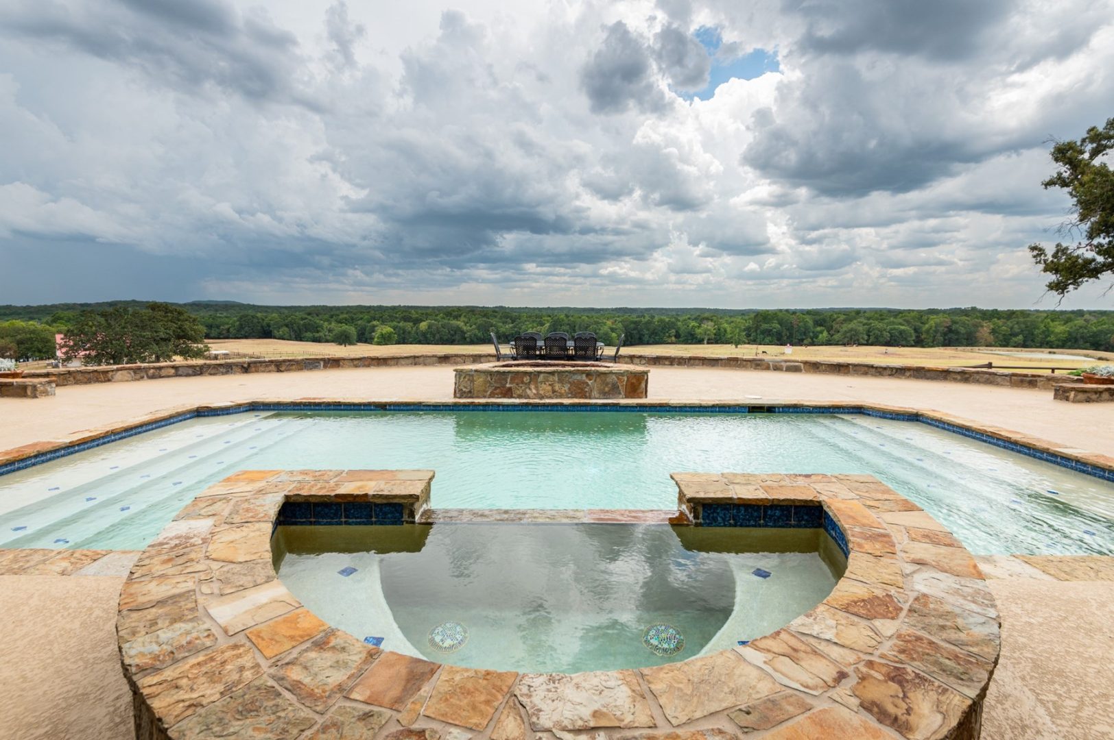 Luxury Cattle & Horse Ranch in East TX for Sale | UCRP