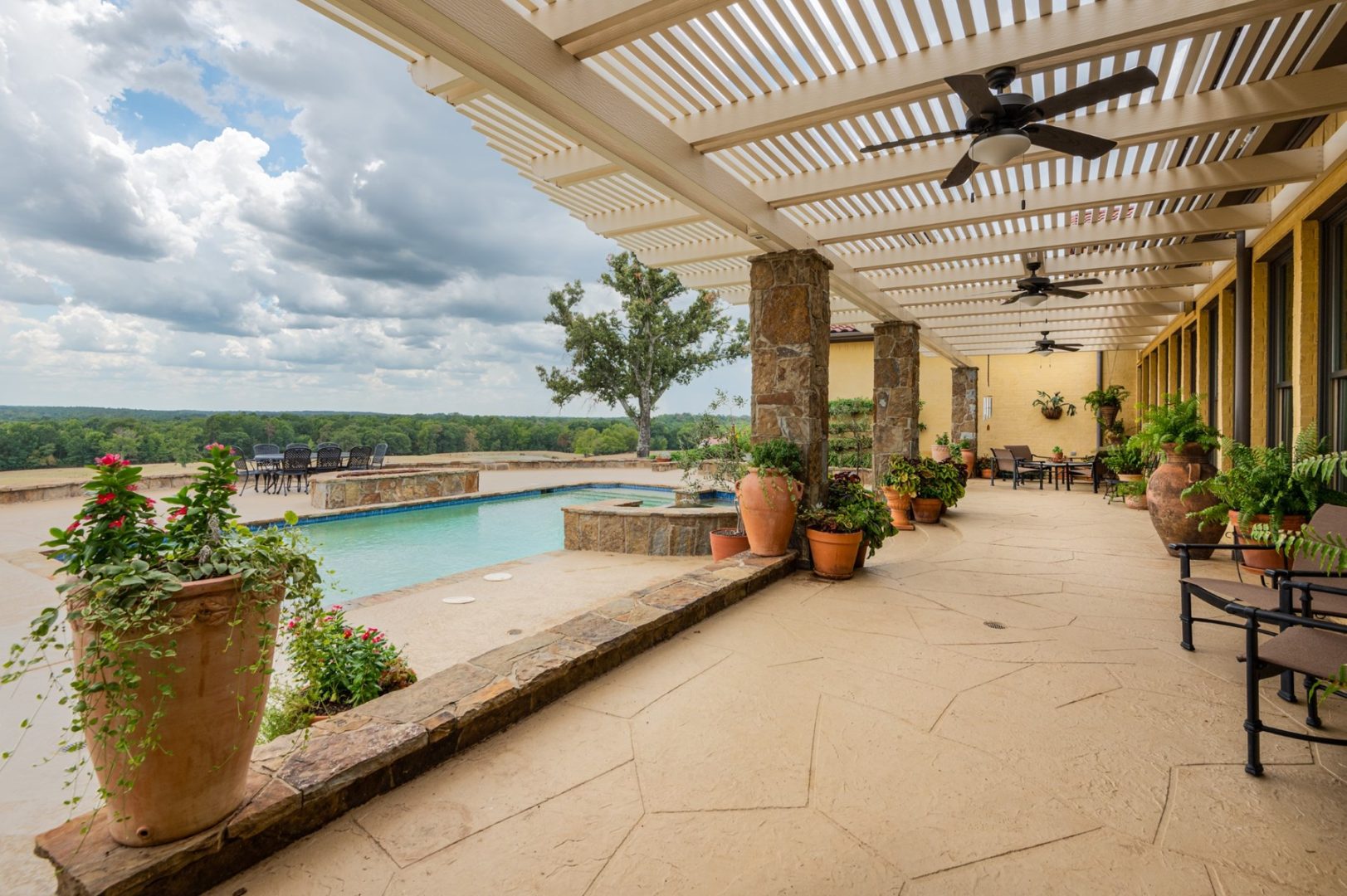 Luxury Cattle & Horse Ranch in East TX for Sale | UCRP