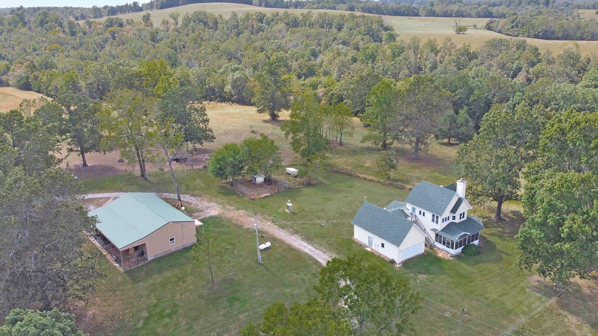 425-Acre Ozarks Ranch in Caulfield | UCRP
